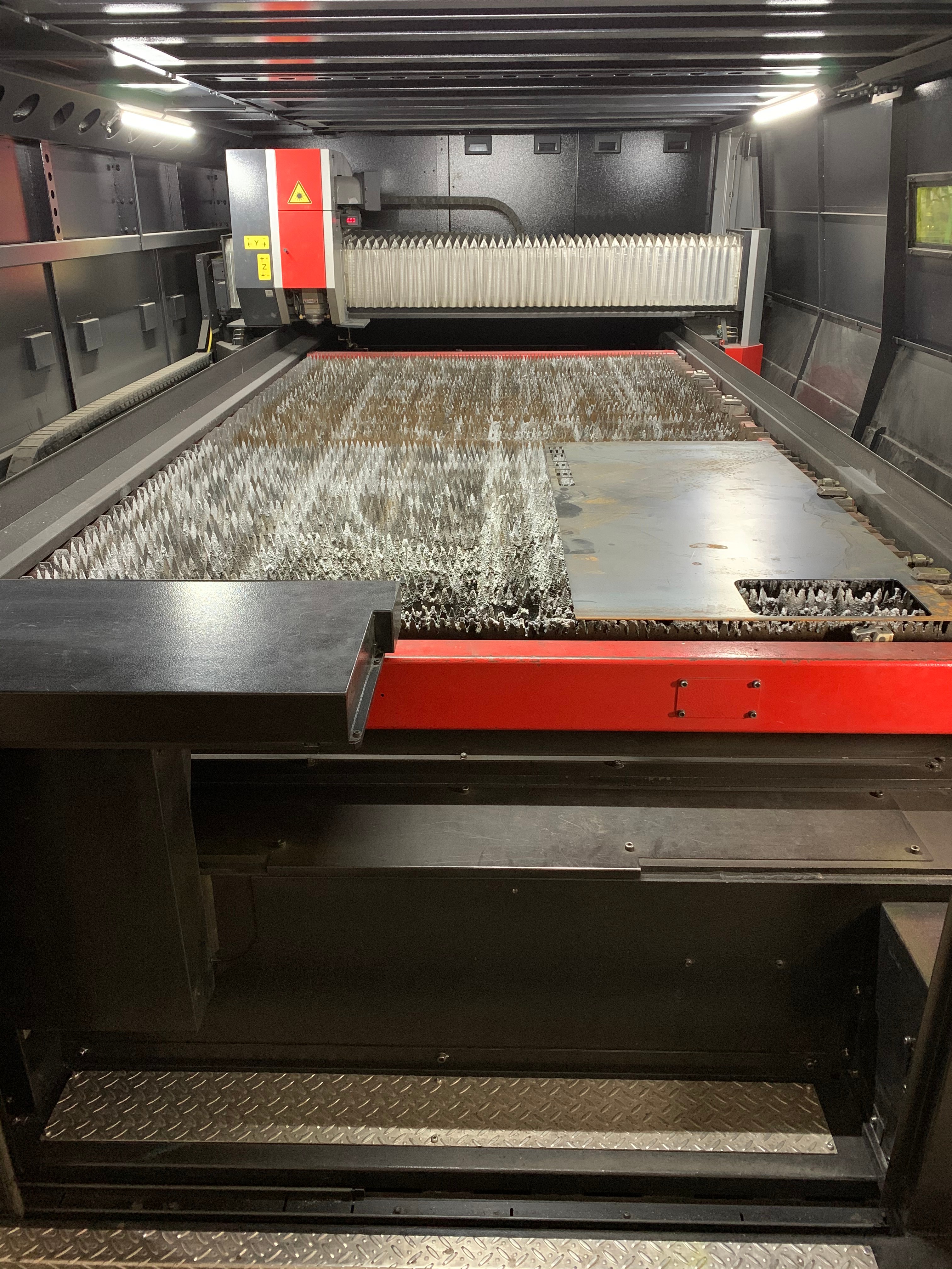2017 Amada Ensis 3015 AJ Fiber Laser Cutting System (#3548)