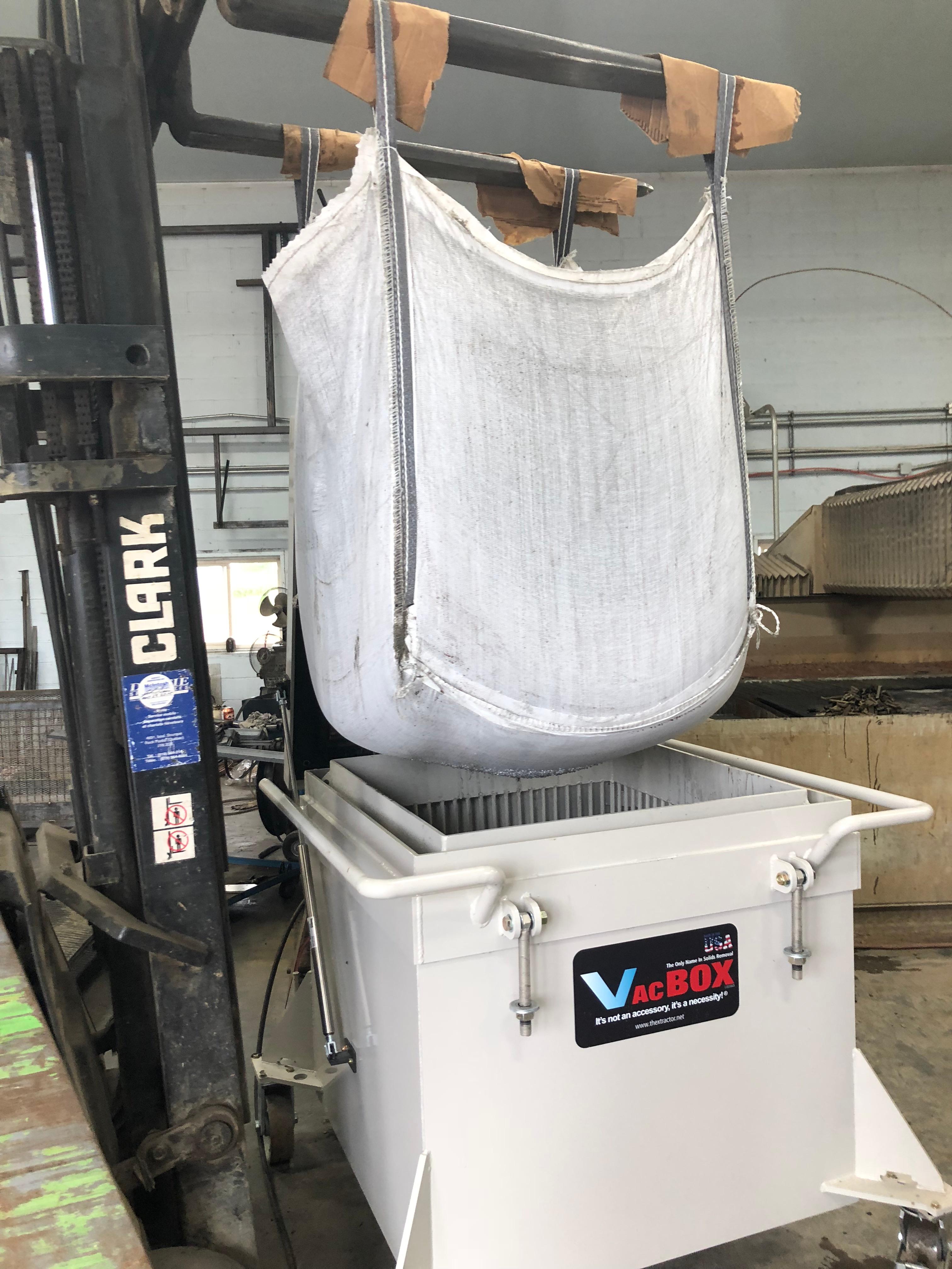 VacBox 4400 Waterjet Garnet Removal System (#3677)