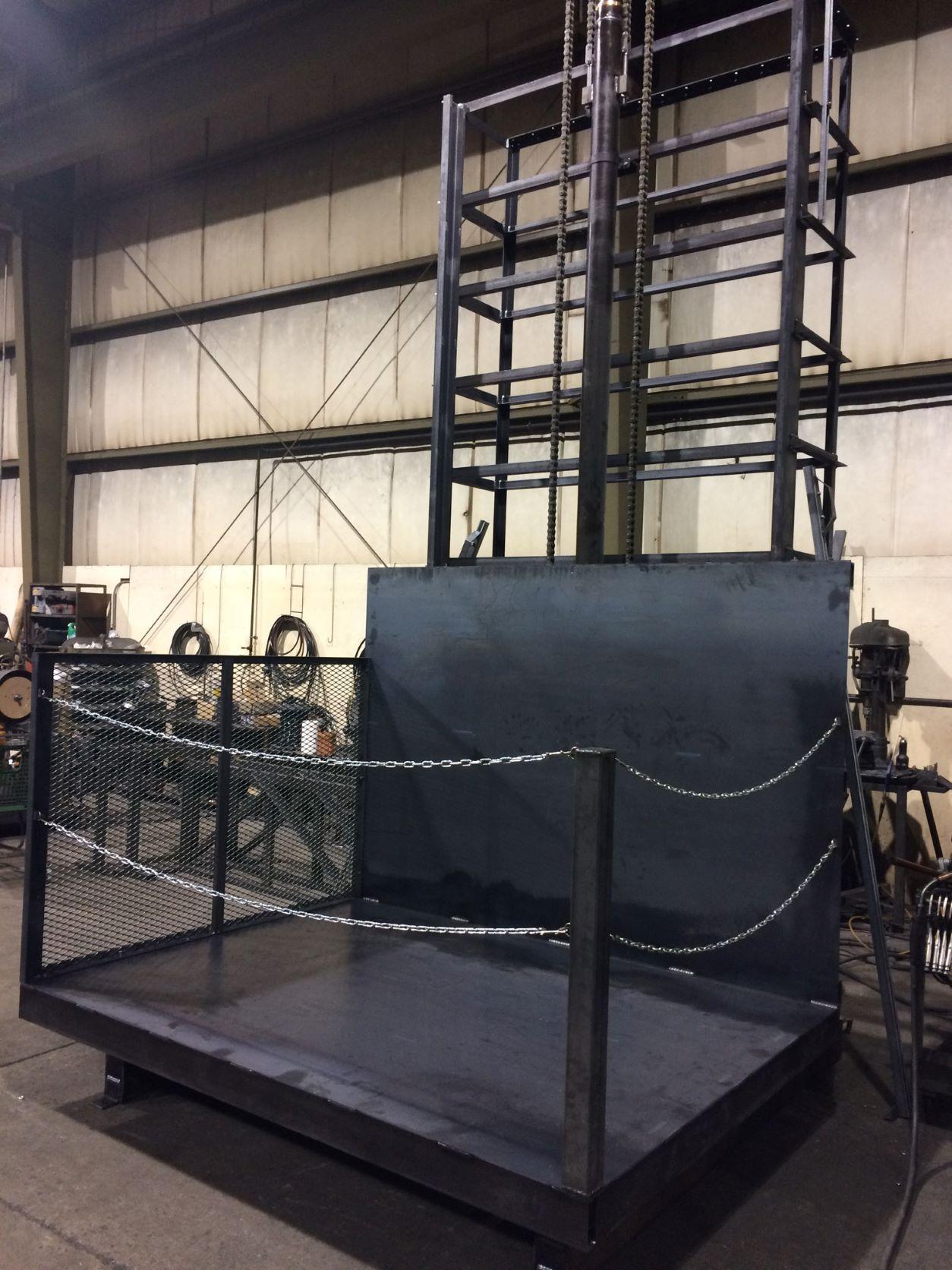 2016 Giant Lift RJS-4000 Vertical Reciprocating Conveyor (#4211)