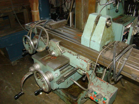 1981 Supermax YC-2GS Horizontal and Vertical Milling Machine (#4719)