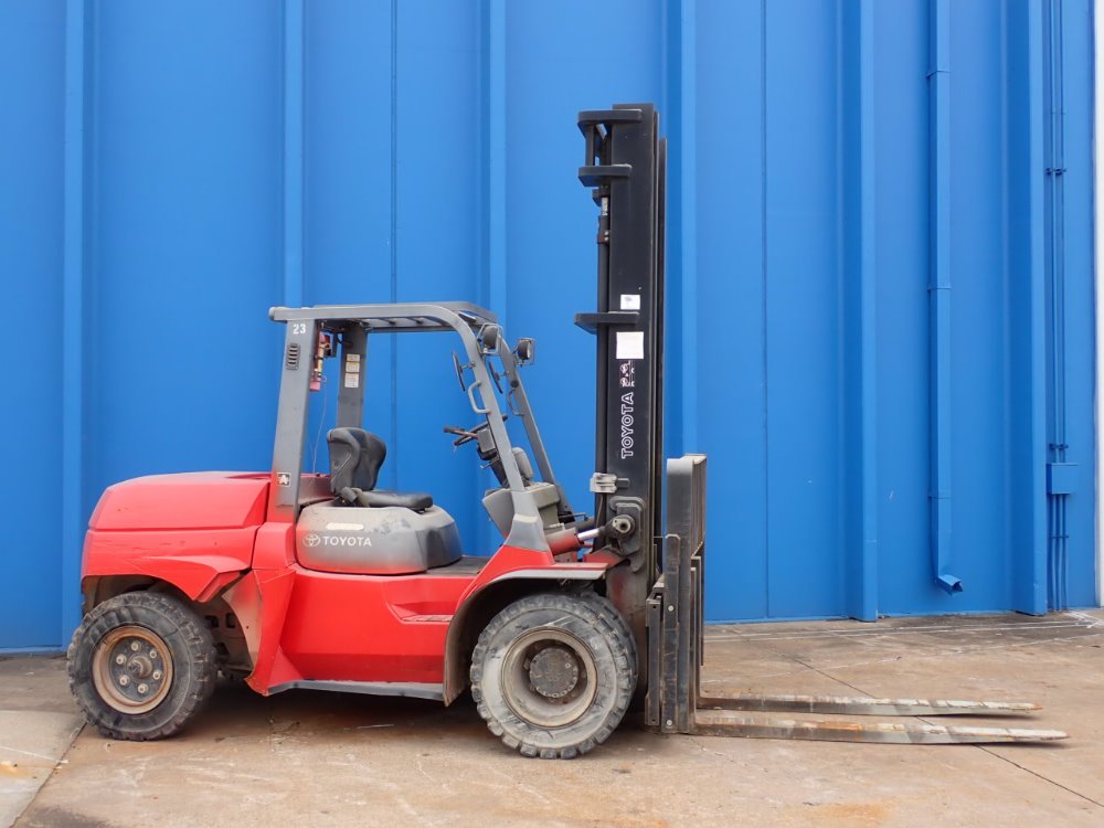 2011 Toyota 7FDU70 Forklift (#4773)
