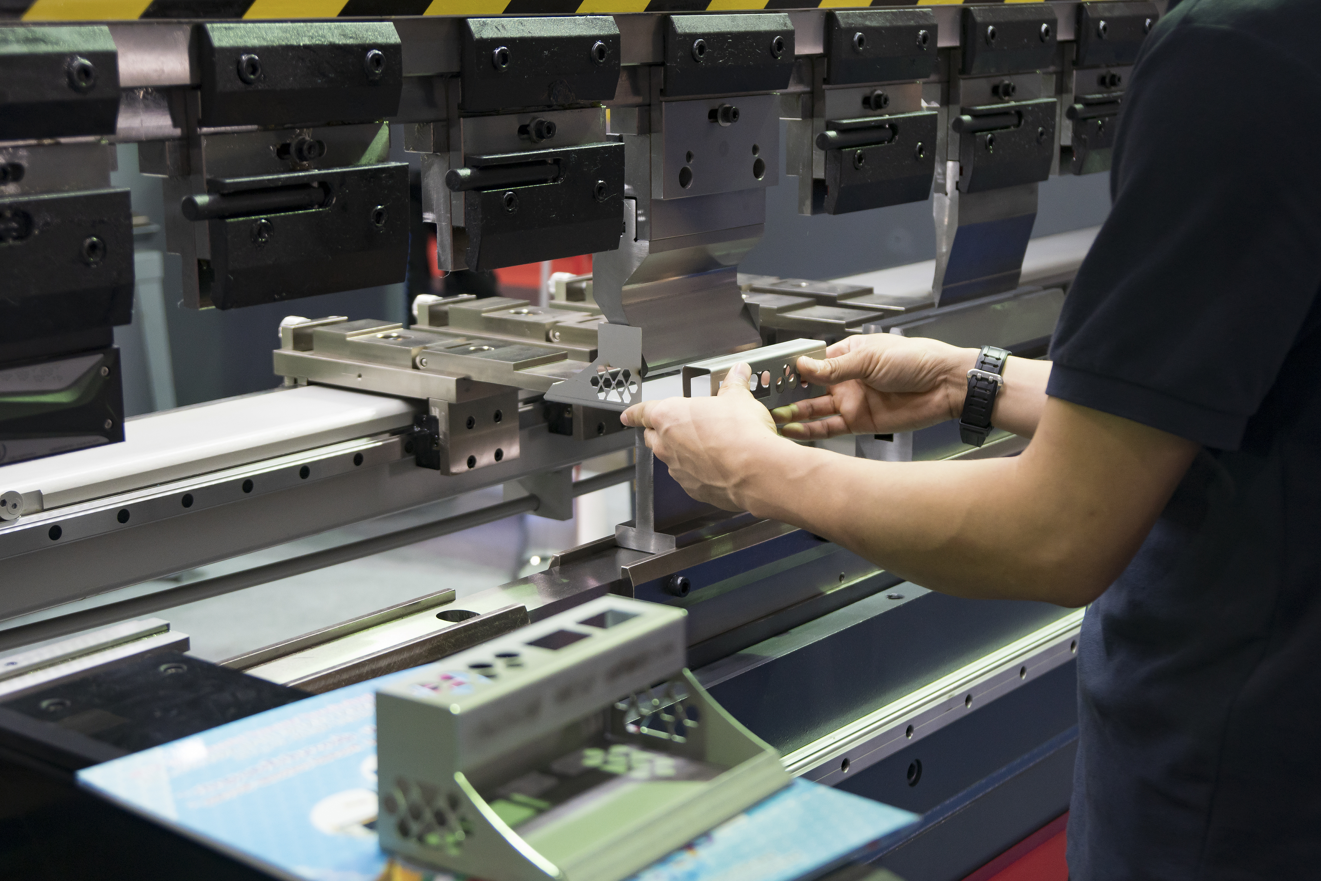 When to Use Airbending for Press Brake Forming