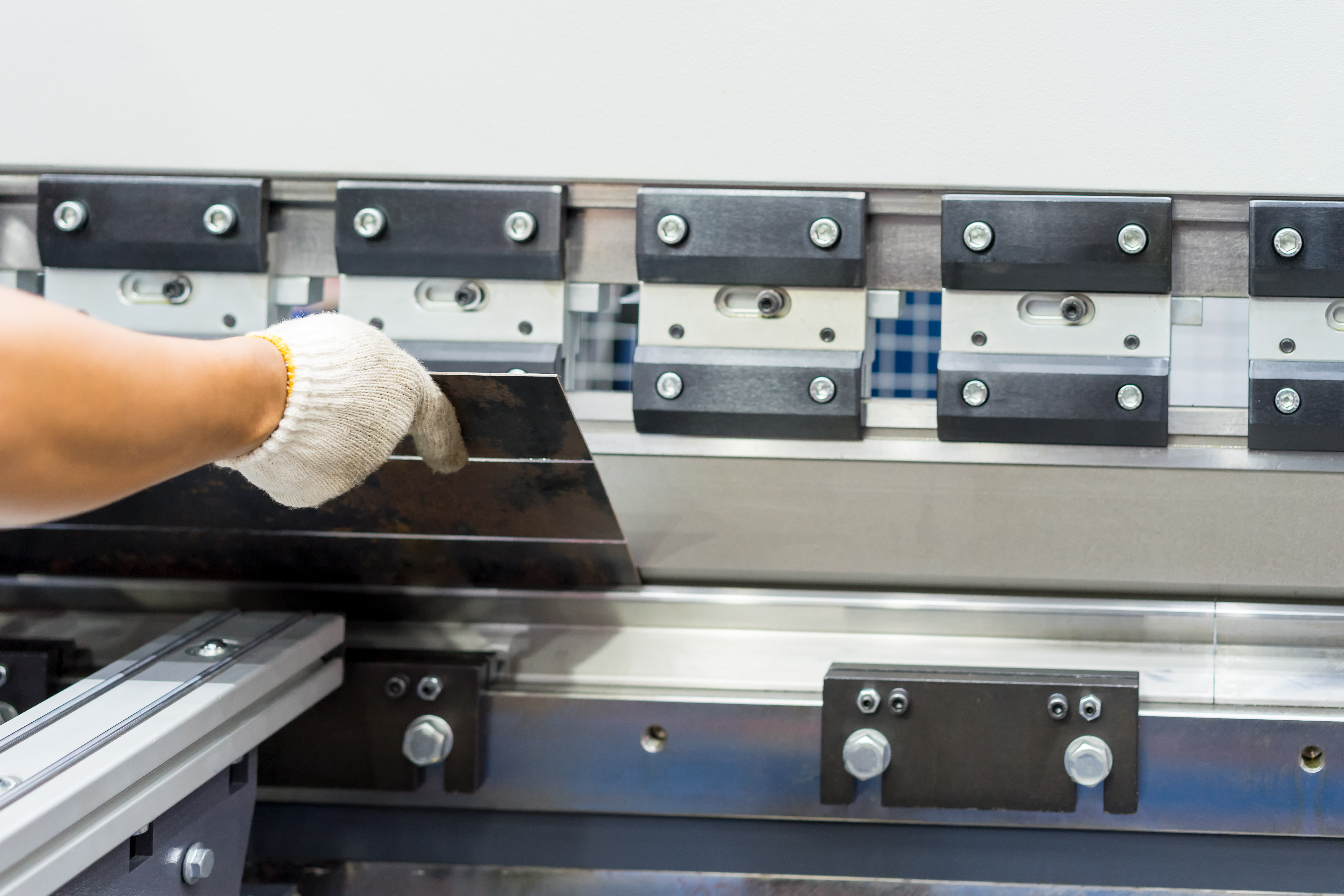 5 Things You Need to Know When Buying A Press Brake