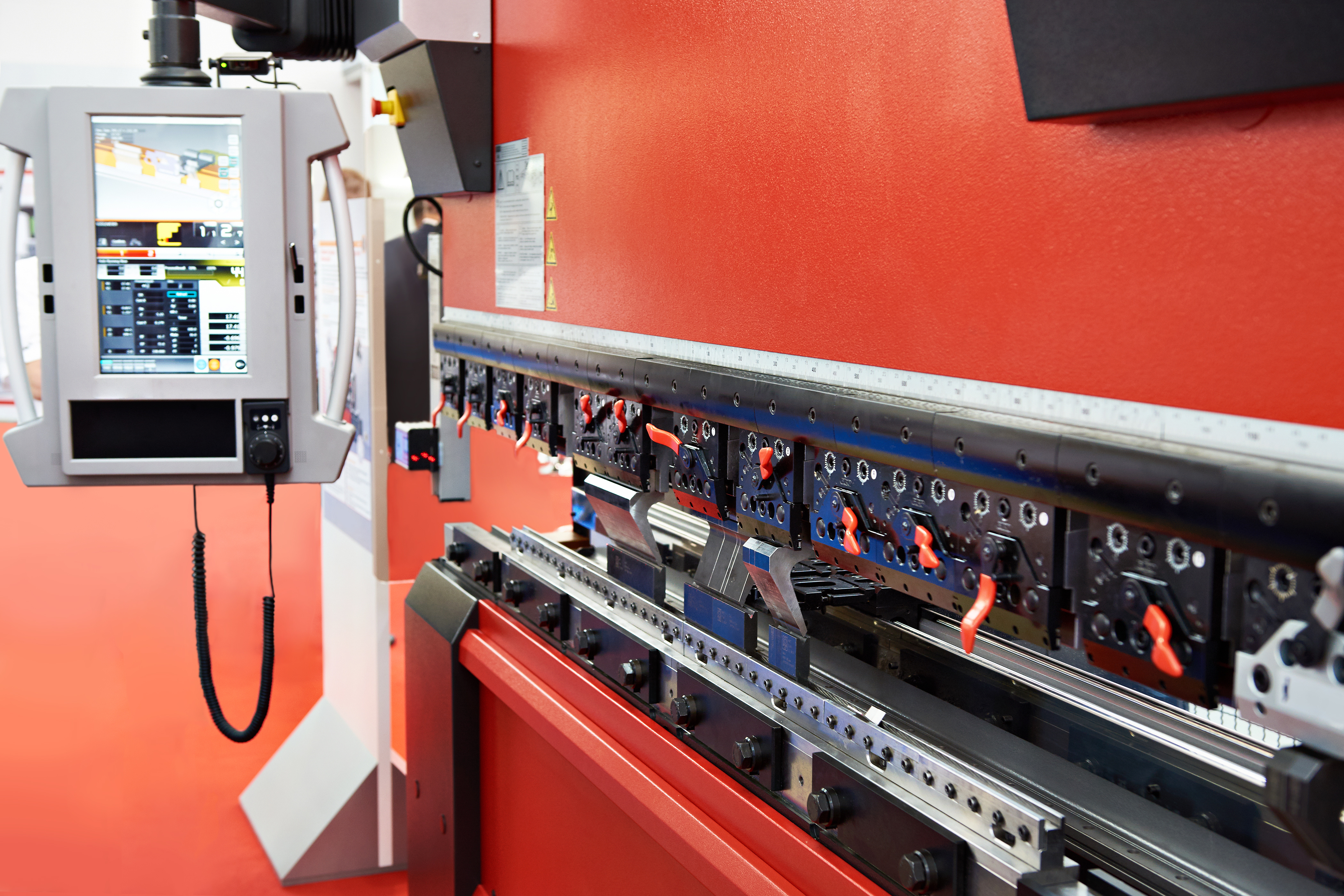 The 4 Critical Things Every Press Brake Operator Should Know